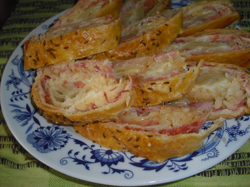 Recept: Slaný závin se zelím | Tradičnírecepty.cz