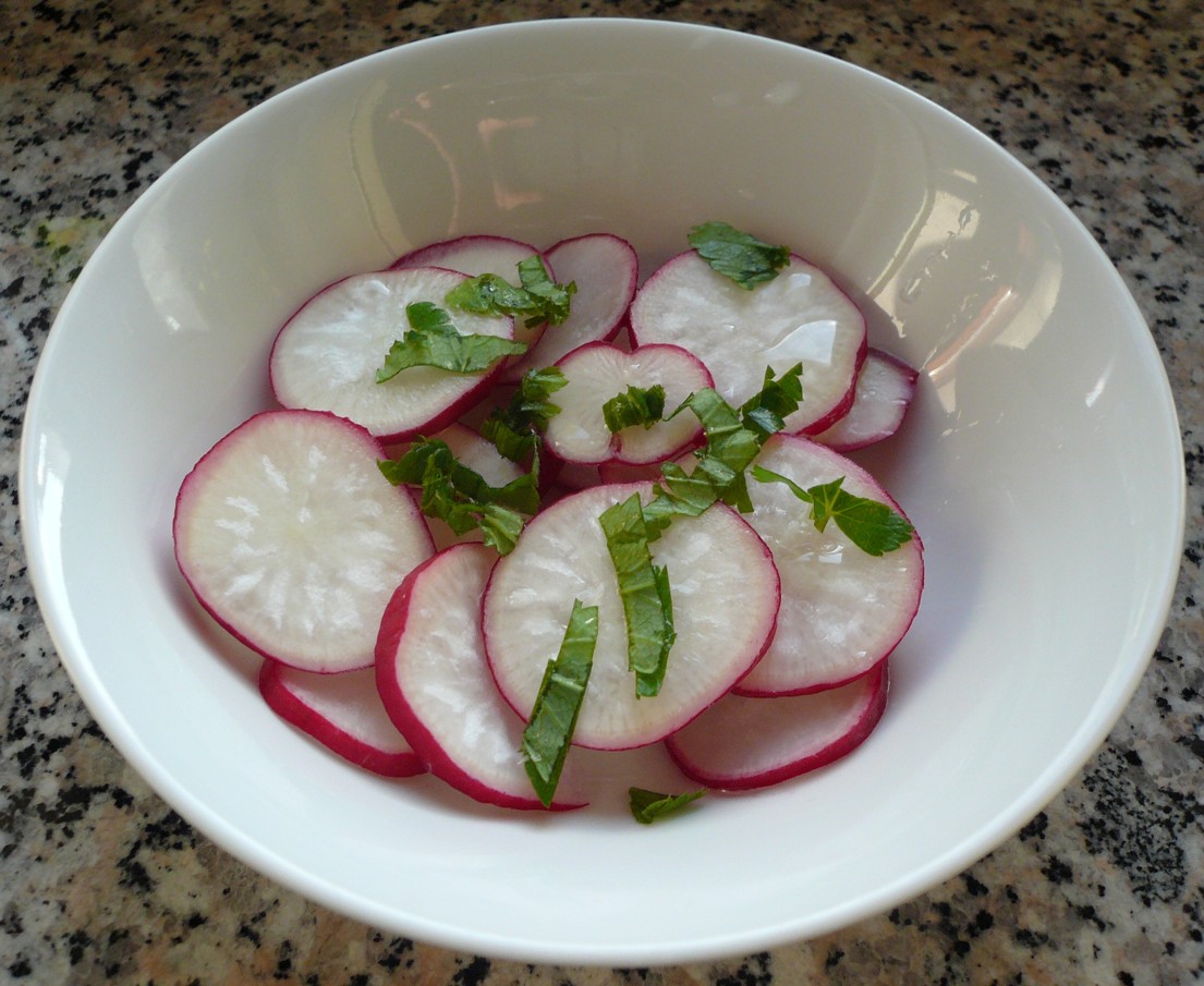 Recept: Salát z ředkviček | Tradičnírecepty.cz