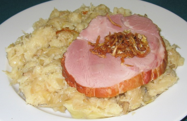 Recept: Strapačky se zelím a uzeným masem | Tradičnírecepty.cz