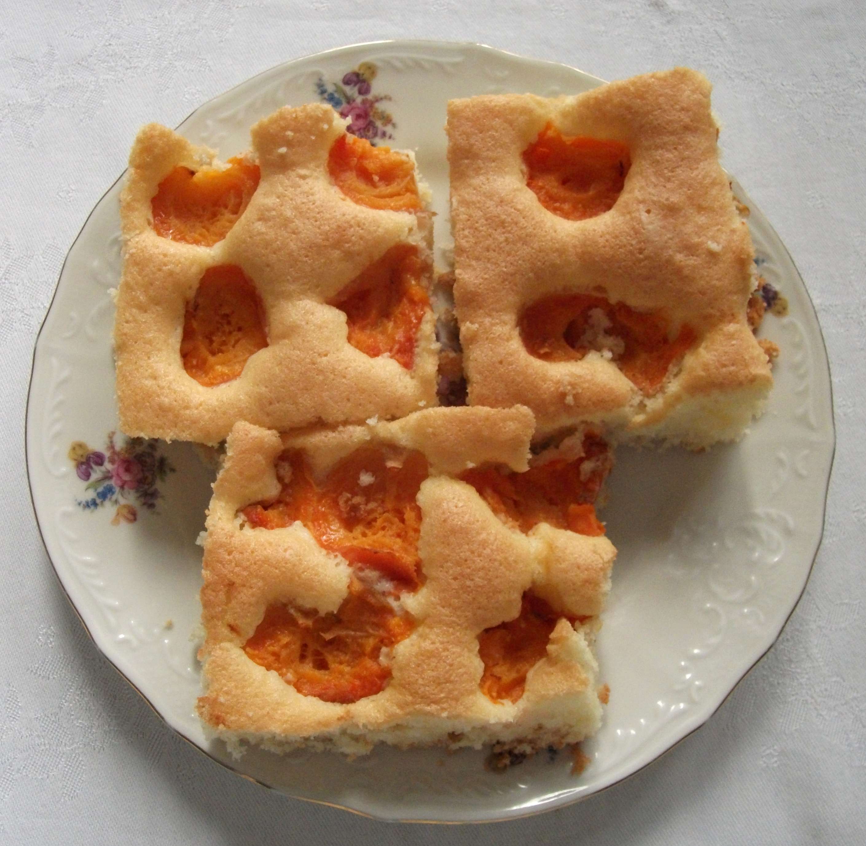 Recept: Letní meruňkový koláč | Tradičnírecepty.cz