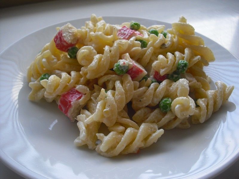 Recept: Těstovinový surimi salát | Tradičnírecepty.cz