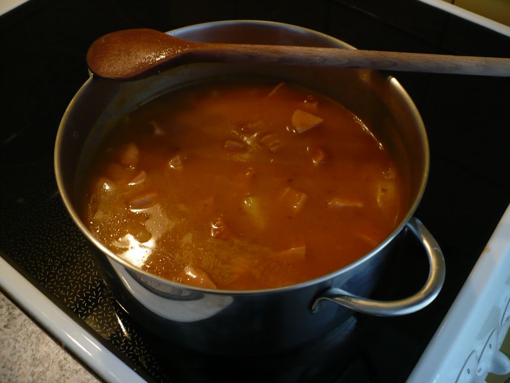 Recept: Rychlý buřt guláš | Tradičnírecepty.cz