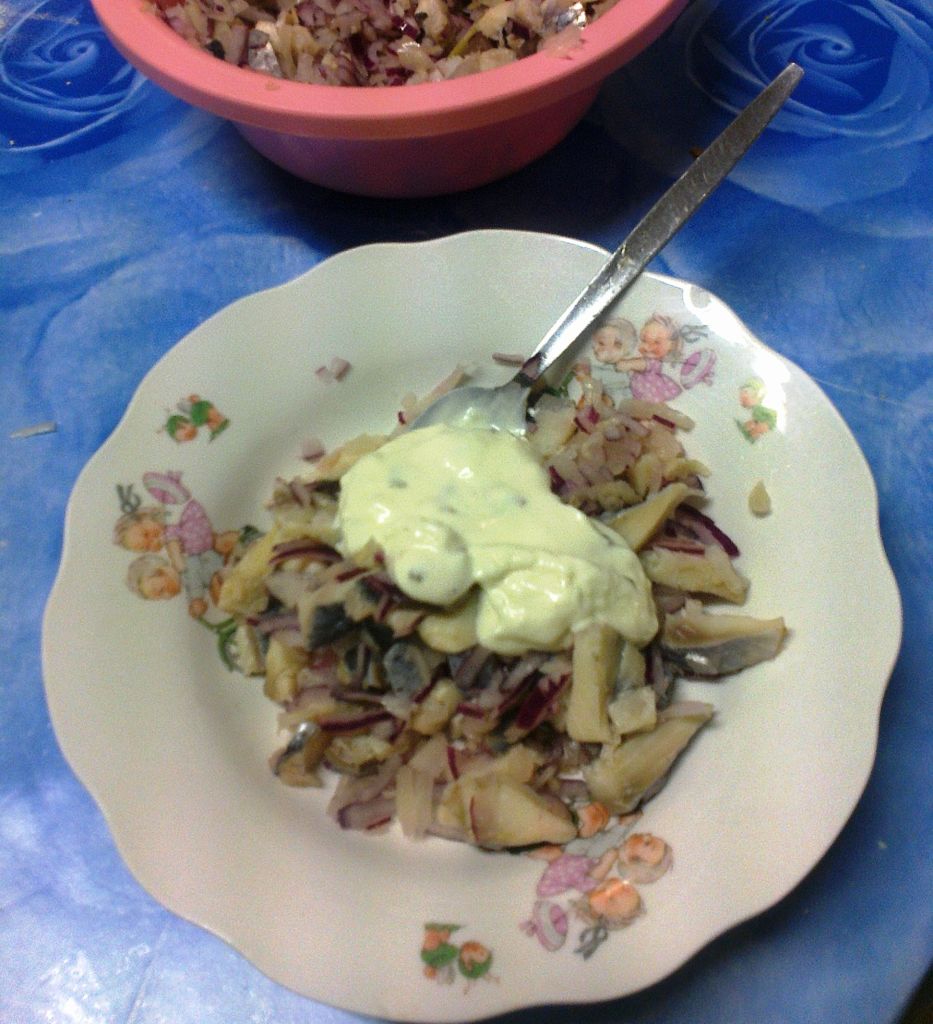 Recept: Jednoduchý rybí salát ze zavináčů | Tradičnírecepty.cz