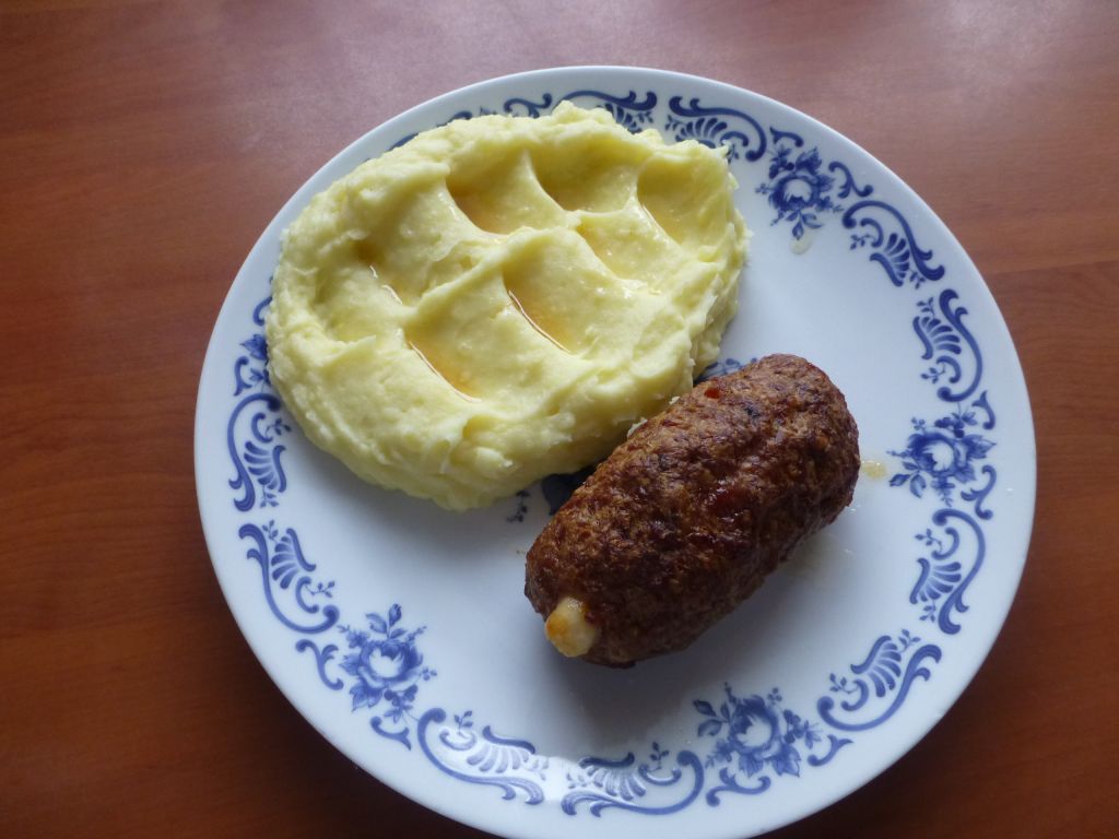 Recept: Mleté maso plněné sýrem a anglickou.. | Tradičnírecepty.cz
