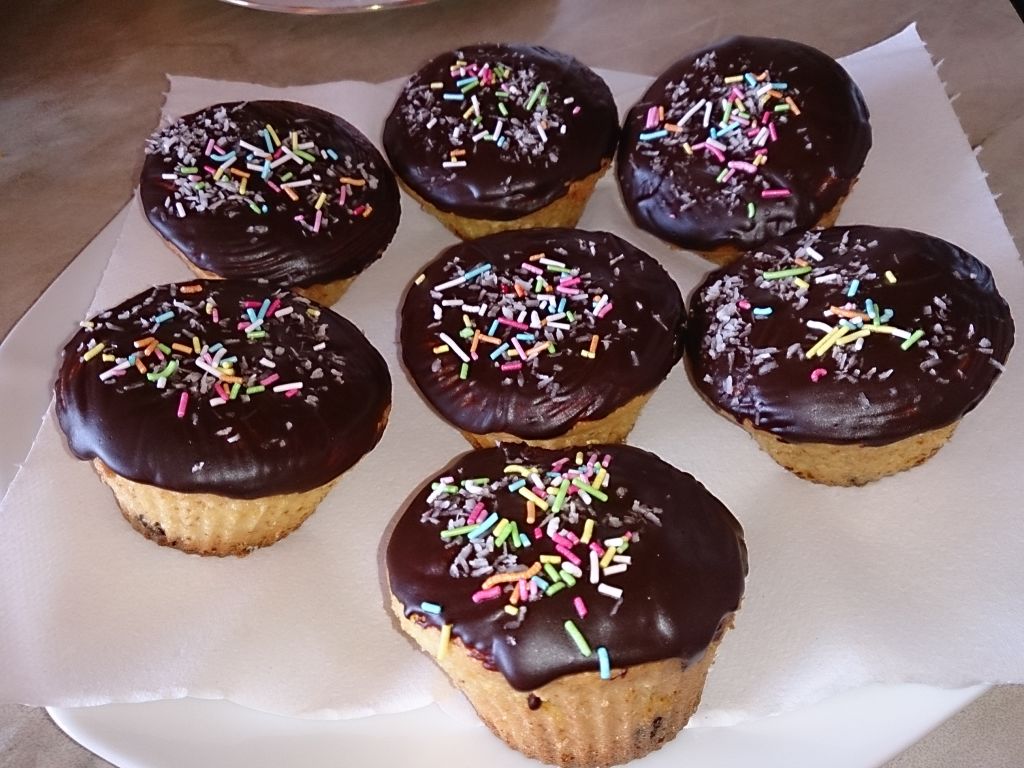 Recept: Muffiny s čokoládou a čokoládovou polevou | Tradičnírecepty.cz