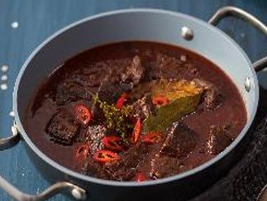 Recept: Jelení guláš na víně | Tradičnírecepty.cz